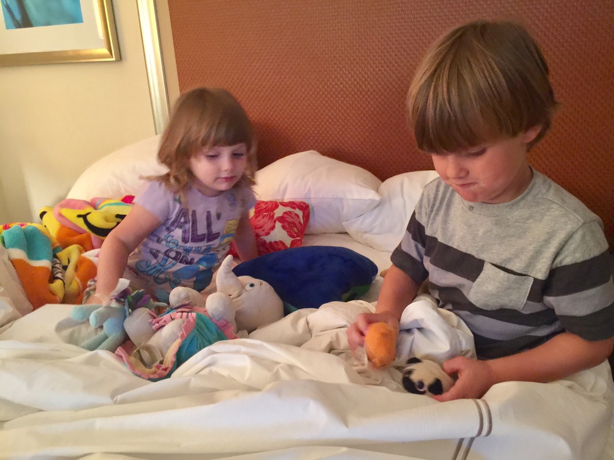 3 tips to help you stick to a bedtime routine while traveling with kids ...