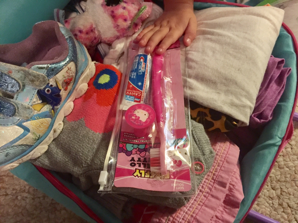 3 tips to help you stick to a bedtime routine while traveling with kids ...